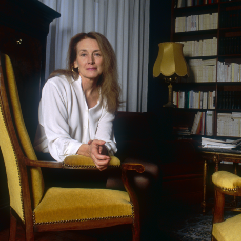 Claire Lowdon Latest Articles - Air Mail