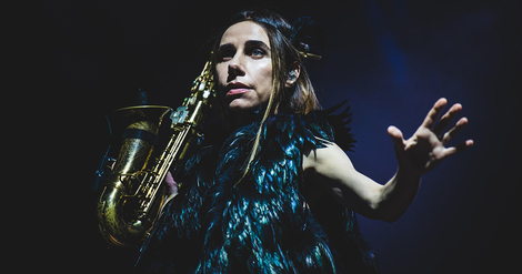 Polly Jean "PJ" Harvey Kicks Off Her European Summer Tour - Air Mail