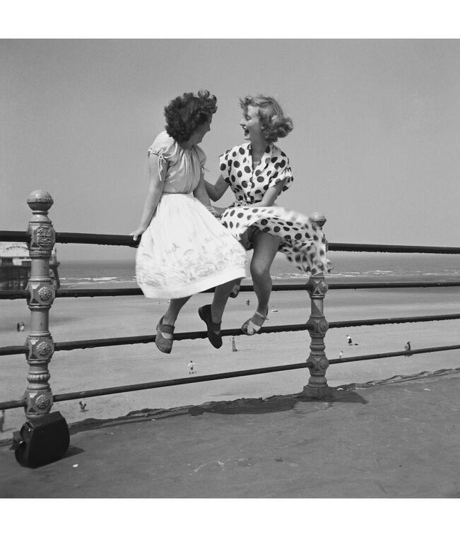 Bert Hardy's Photos Go On Show at London's Photographers' Gallery - Air ...